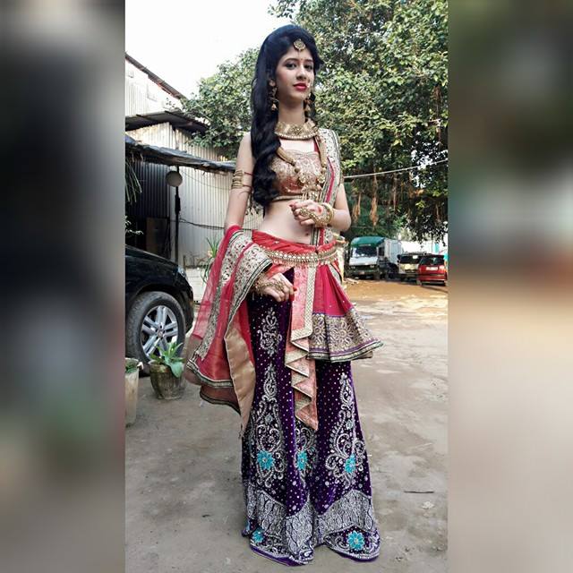 Meet the classy and hot actress Sheetal Tiwari